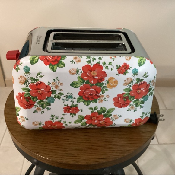 The Pioneer Woman | Kitchen | Pioneer Woman Vintage Floral Toaster ...